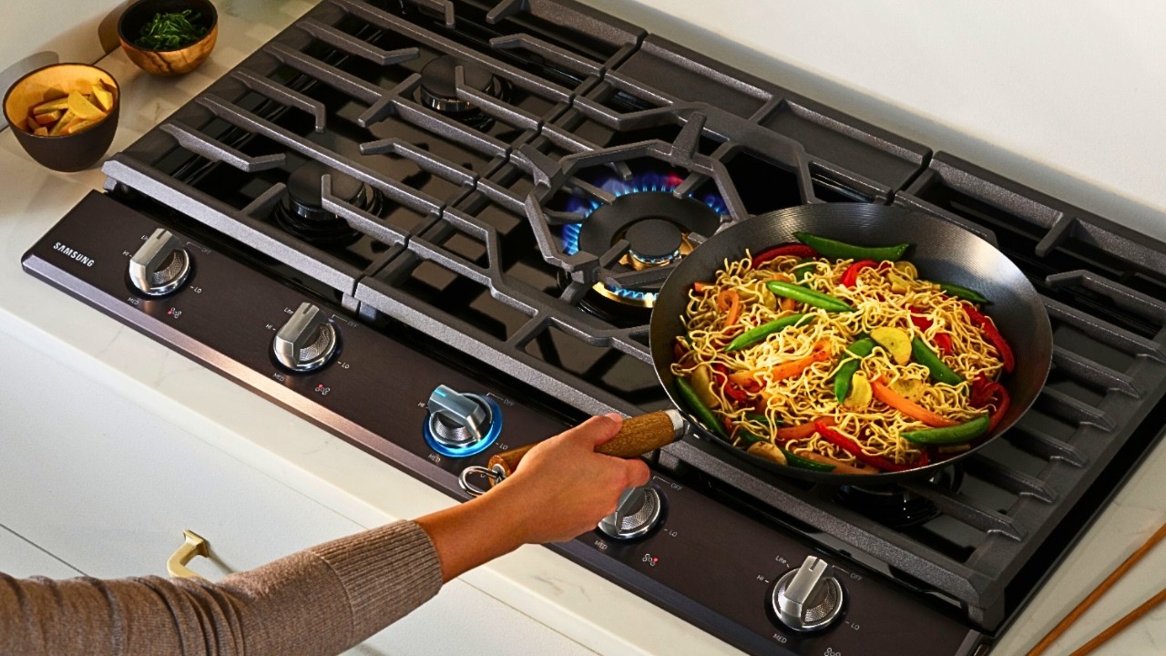 SAMSUNG 5-Burner Gas Cooktop (Smart, 22k BTU Dual Power)