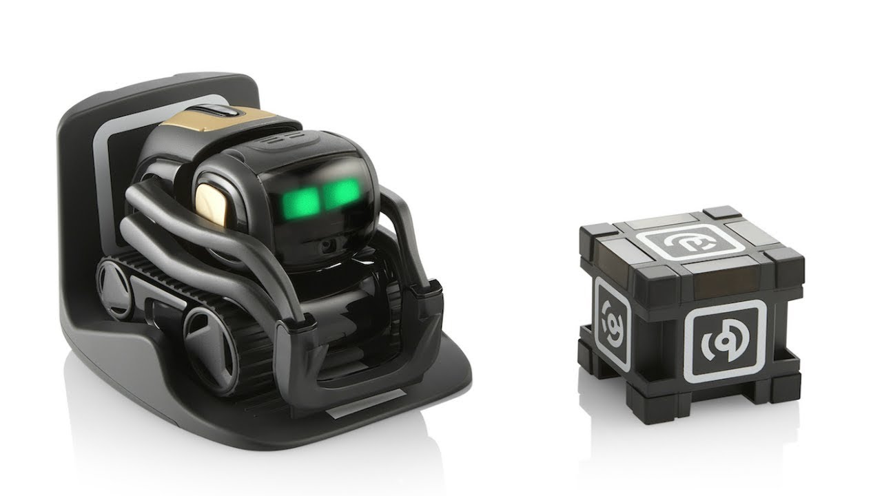 ANKI Vector Robot Lifting his CUBE