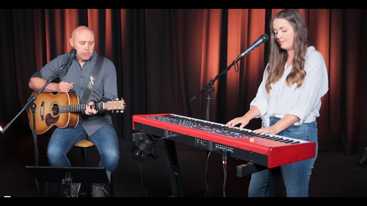 Whatever is Lovely (live) - Elizabeth Rae