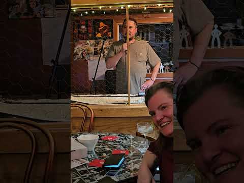 Kurt practicing his stand-up at the Keller-gheist