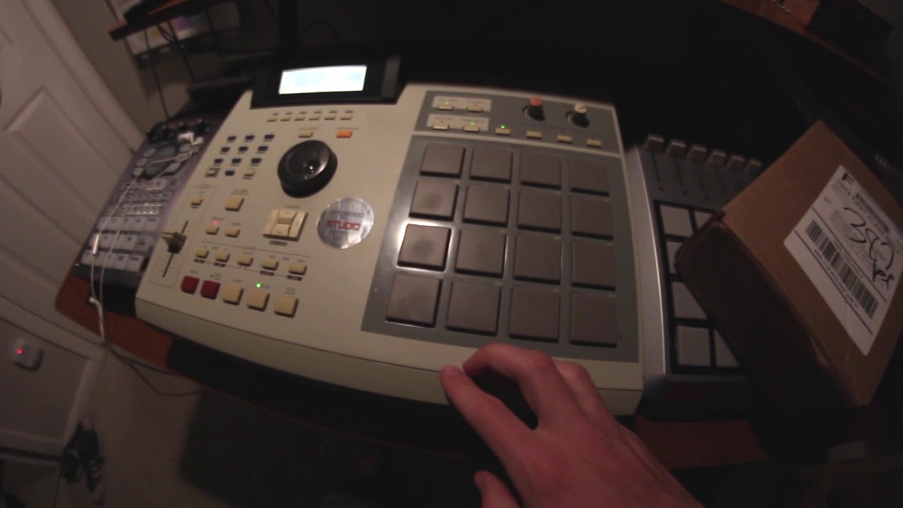 Making a beat on the MPC 2000XL