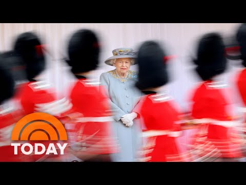 Royal Photographer Reveals The Stories Behind Photos Of Queen Elizabeth