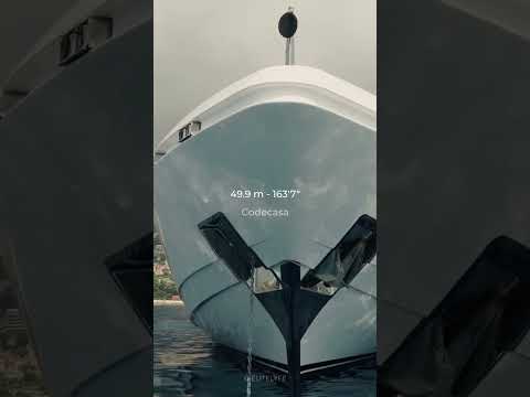 Discover the definition of luxury on the Bon Vivant yacht! 🛥️✨