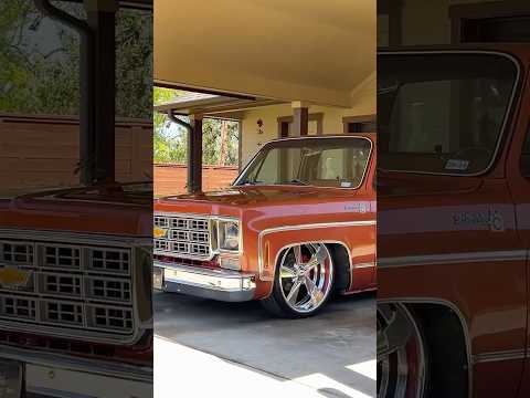 La Scottsdale Chevy C10 🍊 #scottsdale #chevyc10 #c10 #squarebodychevy #squarebody #droppedtrucks