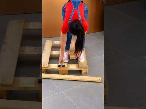 Transform Your Space: Creative Wooden Pallet Hacks! 🌟🛠️