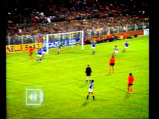 The Cruyff Turn and the emergence of Total Football