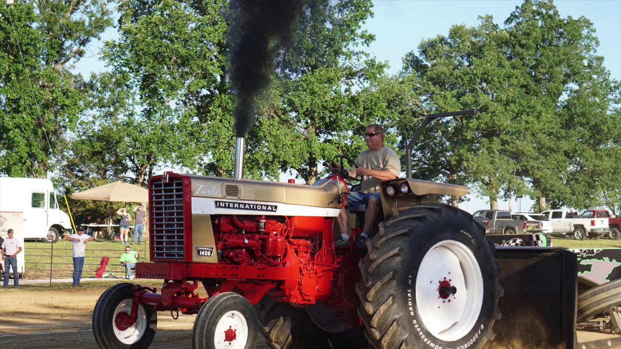 2017 Pull'n in Paris Truck and Tractor Pull