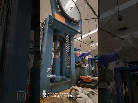💥Test-to-failure experiment in the #CivMin Concrete Material Laboratories #engineering #science