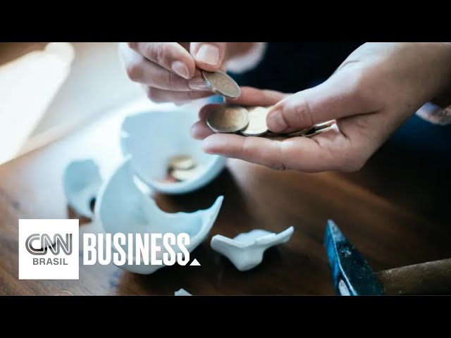 Após 3 altas seguidas, endividamento cai em outubro, mostra ...