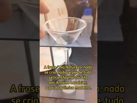 Transformando lixo eletrônico em suporte de vidrarias.