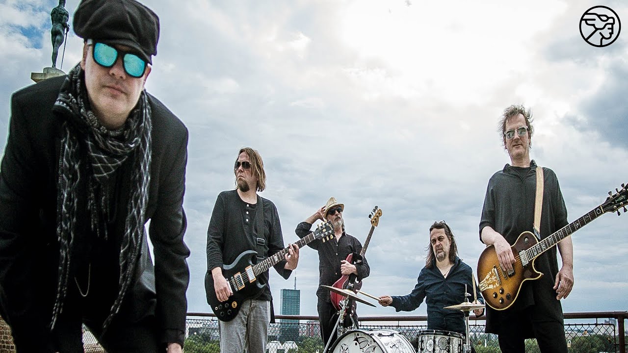 Kanda, Kodža i Nebojša, srpski rock bend, predstavlja "Beton", svoj ...