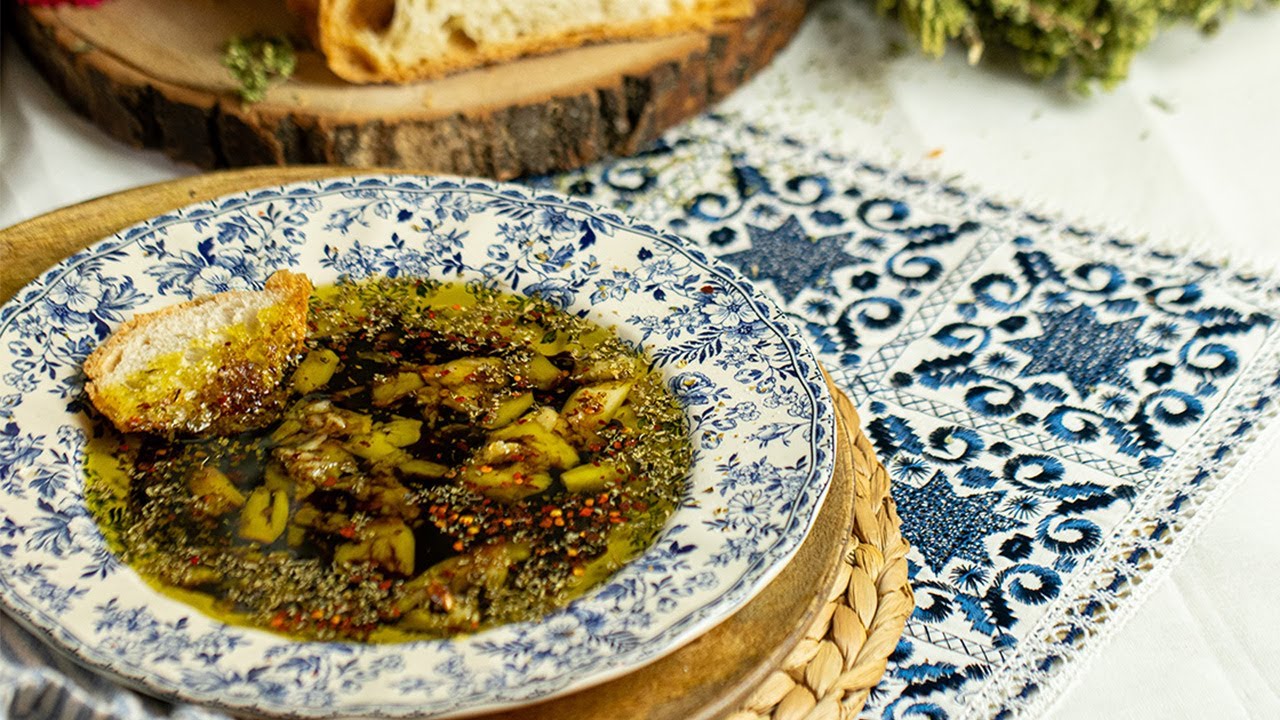 THE MOST Delicious Bread Dipping Oil