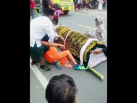 Jenazah bergoyang di dalam keranda