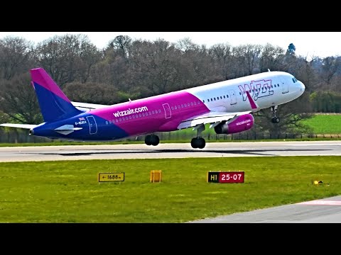 Planes at London Luton Airport, LTN | 10/04/22