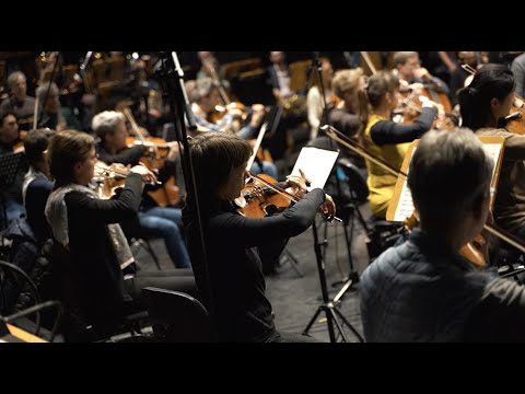 „Geisterkonzert“ im Großen Haus: Norddeutsche Philharmonie spielt für Deutschlandfunk Kultur