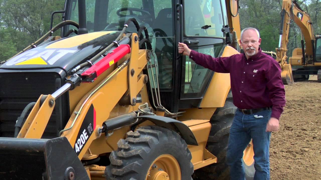 Cat® Backhoe Loader Daily Walkaround Inspection