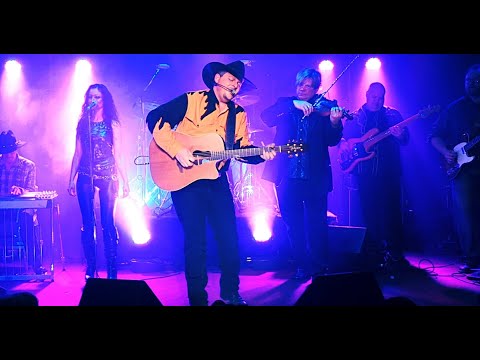 Hire The Garth Guy - Garth Brooks Impersonator in Las Vegas, NV | GigSalad