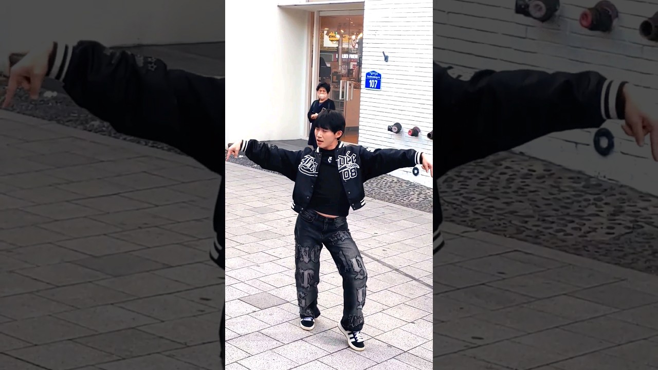 [STREET ARTIST] QICHEN. FASCINATING GUEST BUSKING (FAST FORWARD)