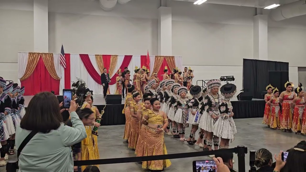 Hnub kawg ntawm appleton hmong new year 10-20-25