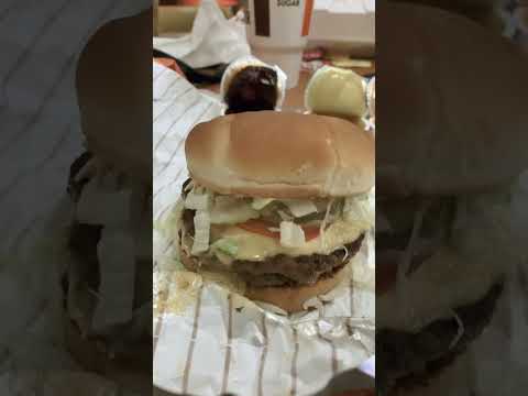 Lunch at A&W Root beer. That papa burger was on hit. Onion rings too yummm.