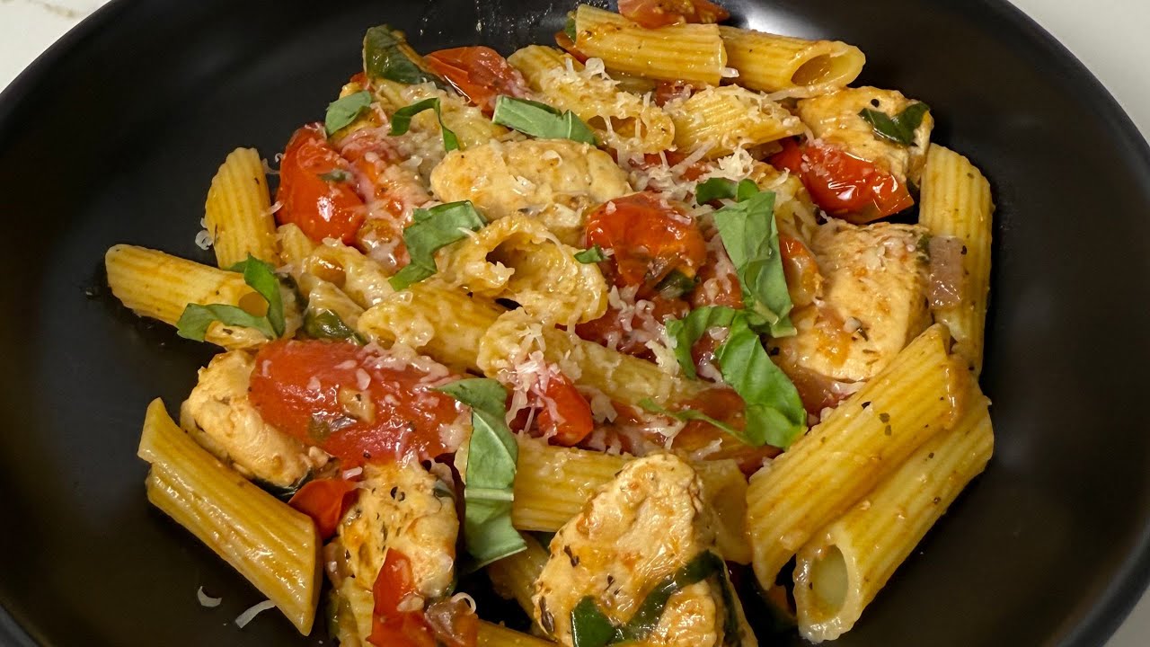 Bruschetta Chicken Pasta- Fresh, Fast & Flavor-Packed!