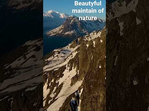 What is the best definition of mountain?