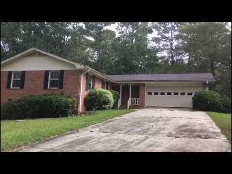 1304 Elk Terrace, Lilburn GA 30047