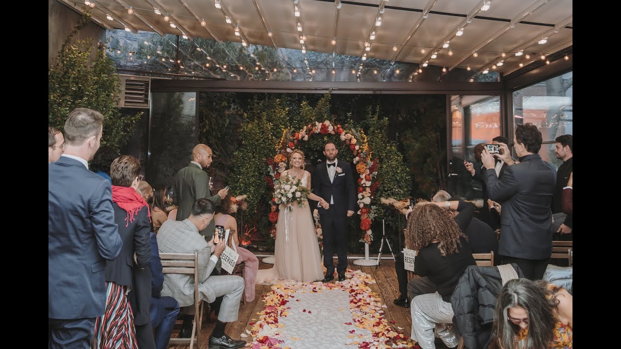 Wedding at your favorite restaurant ((All-inclusive wedding package)