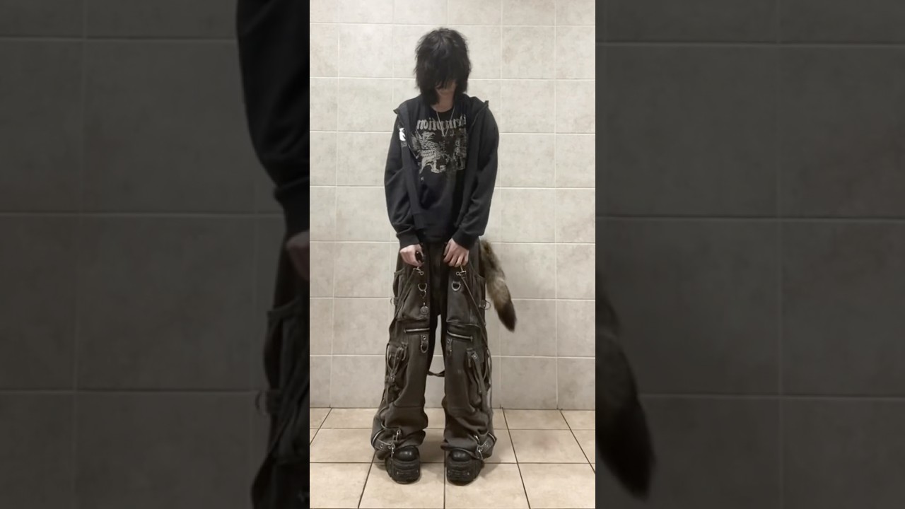 EMO boy outfit check