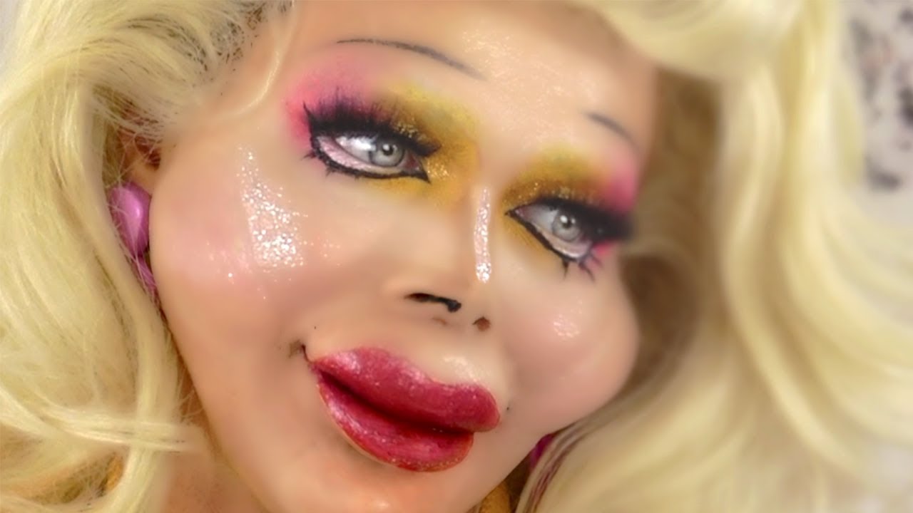 ROXANNE gets a new face