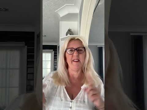 Can The Over 50s Use Dating Apps? #datingapps #dating #short