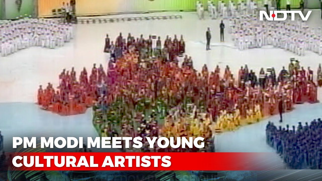 Independence Day: PM Modi Meets Young Cultural Artists