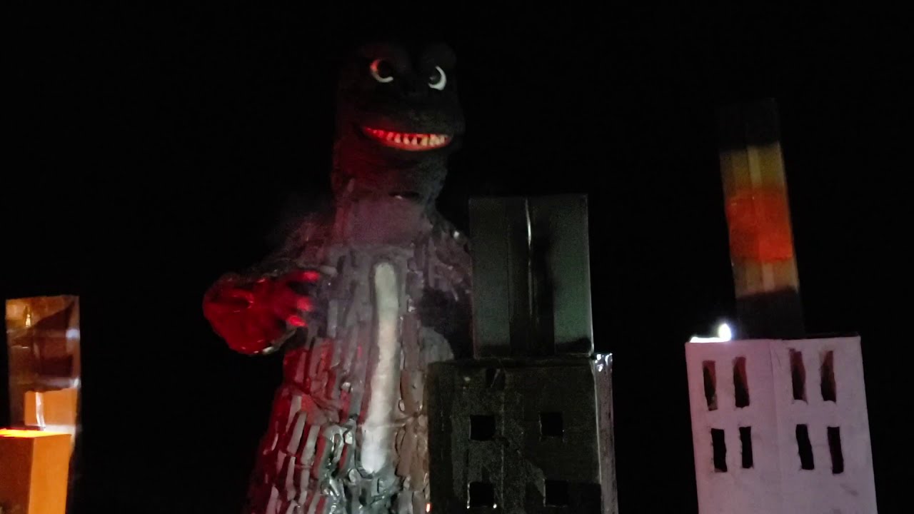 Godzilla Suit Attack [250 Sub Special]