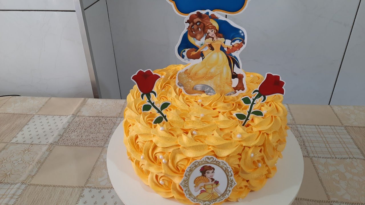 BOLO DA BELA E A FERA COM TOPPERS