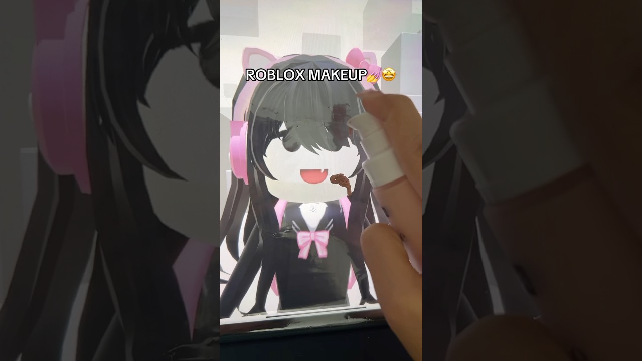 Doing Roblox makeup!💗 (don’t try on you IPad!!😭) #roblox #robloxshorts