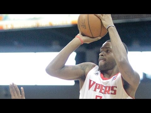 Troy Daniels makes SIX threes in 9 minutes, 20 seconds