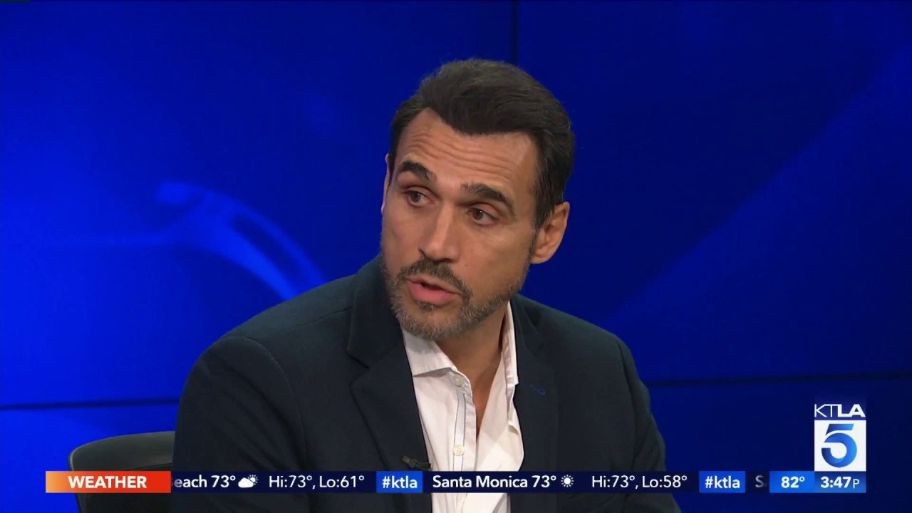 Adrian Paul and his celebrity friends playing poker for Hurricane victims