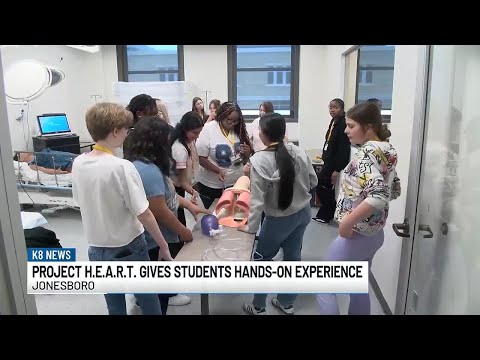 High schoolers learn health care from medical school students