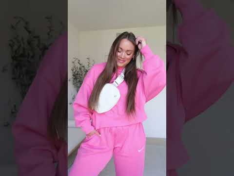 In my cute sweats era💙 pink Nike sweats #casualfalloutfits #pinknike