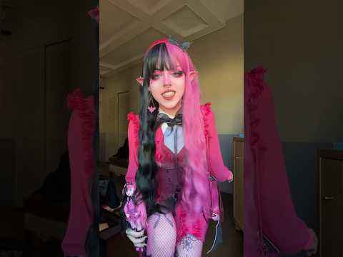 Completely forgot I filmed this🫣💀🎀 #cosplay #monsterhigh #Draculaura #grwm