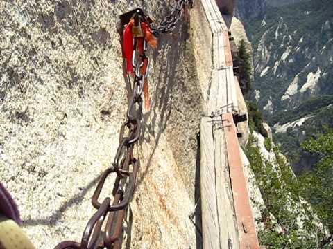 HuaShan Plank Path Walking on the Wild Side