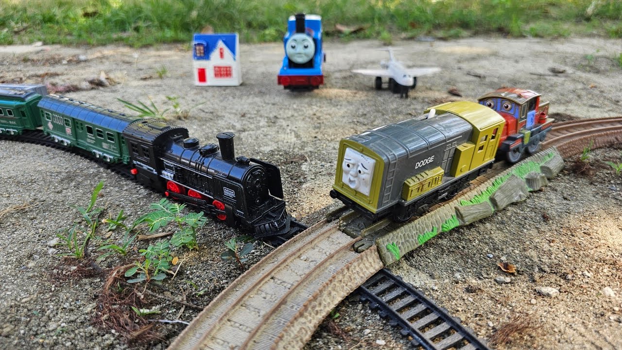 Unboxing dan Merakit Mainan Kereta Api Rail King Classical Train, DODGE Thomas & Friends