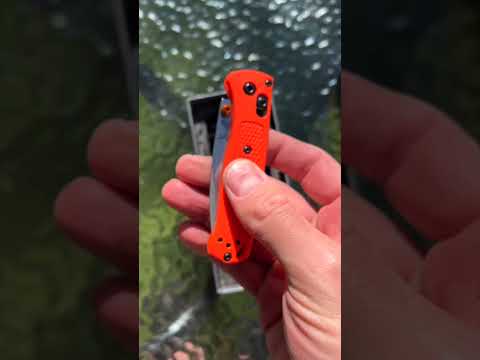 Benchmade 533 Mini Bugout CPM-S30V Manual Open