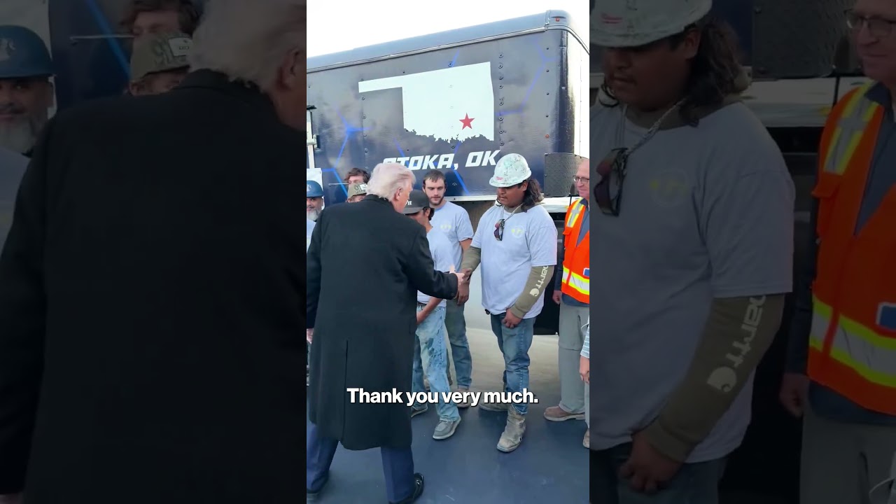 Trump Meets The Crew Turning ‘FILTHY’ Reflecting Pool Into ‘American-Flag Blue’ #shorts
