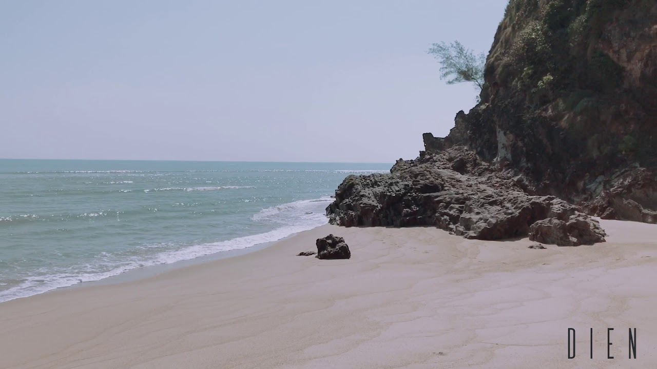 The Beach : Somewhere in Malaysia. (The essence of Asia’s instrument)