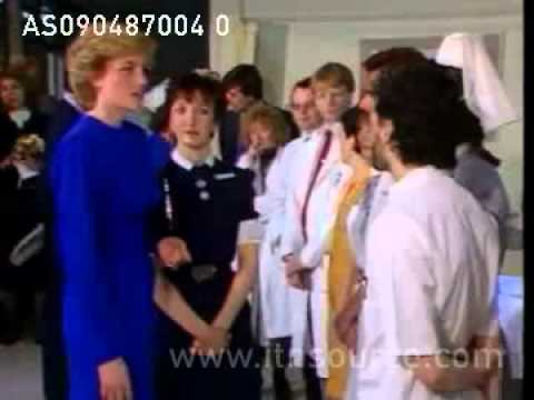 Princess Diana's Famous Photo with an AIDS Patient Made an Impact