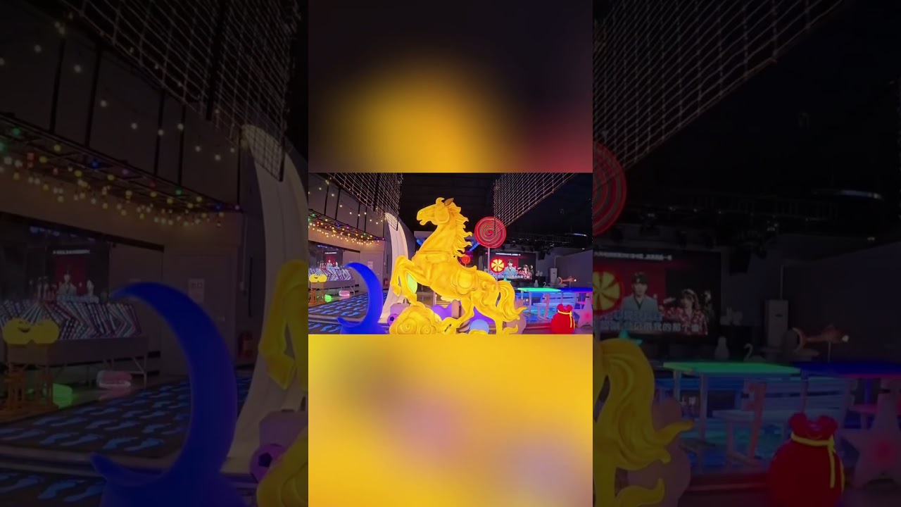 Stunning Golden Horse:  The Art of Chinese Lanterns ✨🐎