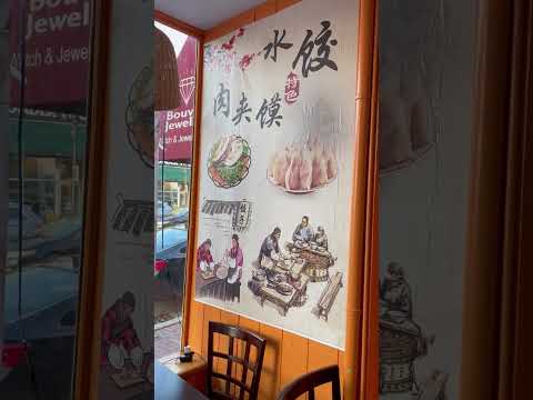 Nice restaurant (named Home Taste) offering authentic Chinese noodles