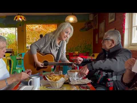 Cielito Lindo with Lupe Castaneda at Doña Esther's Mexican Restaurant