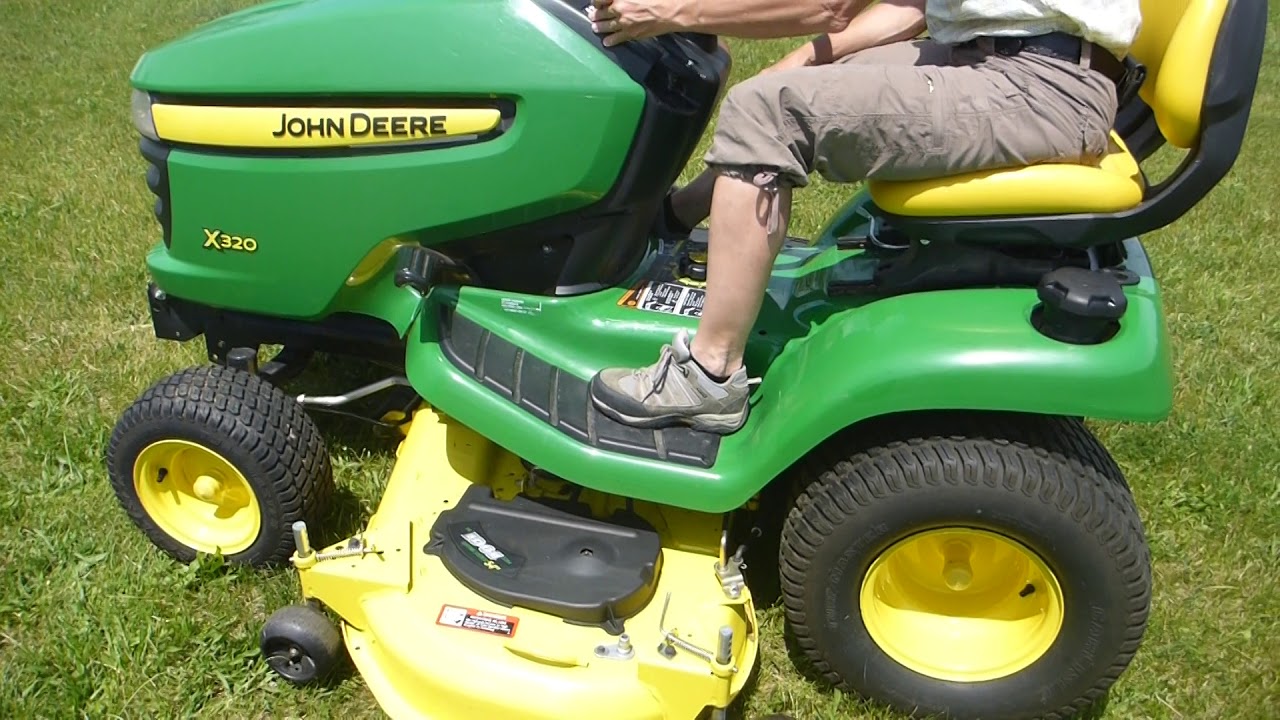 John Deere X320 Riding Lawn Mower